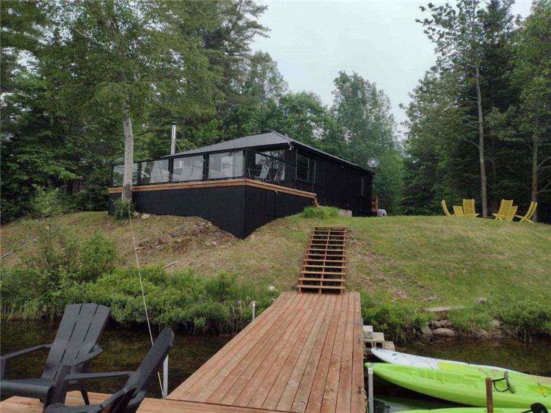 Cozy Modern water front cottage, - Kazabazua / Danford Lake Cottage ...