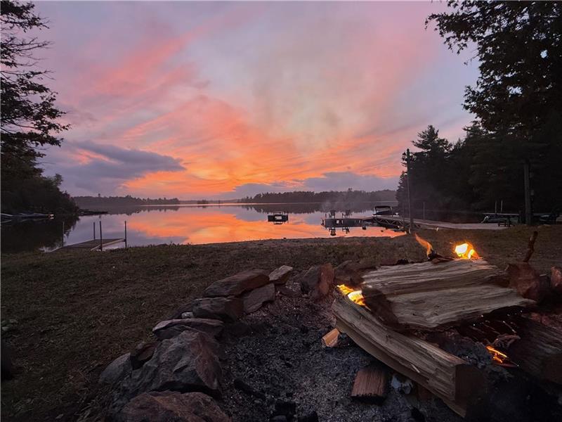 Steenburg Lake Oasis - Gilmour Cottage Rental | PL-42239 | CottagesInCanada
