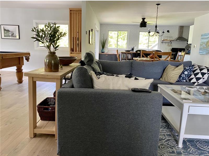 Beautiful Lakeside Home for Sale - Plevna Cottage for Sale | FS-42387 ...