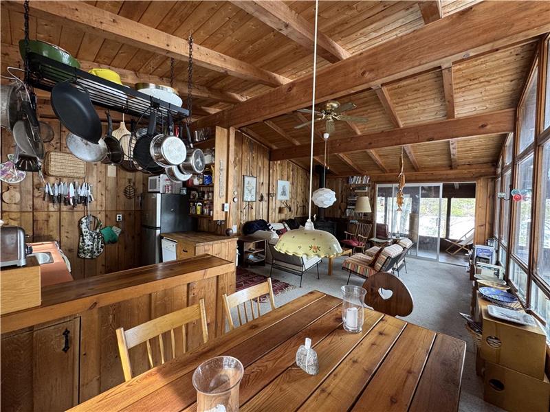 Beautiful Lakeside Cottage - - Perth Cottage Rental | PL-42412 ...