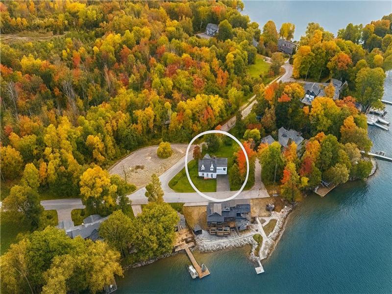 4 Seasons Lake House-Discover a - Orillia Cottage Rental | PL-43222 ...