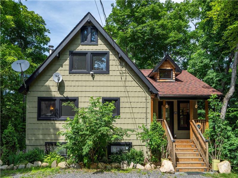 Bright, Year-Round Muskoka - Mactier Cottage Rental | DI-43610 ...